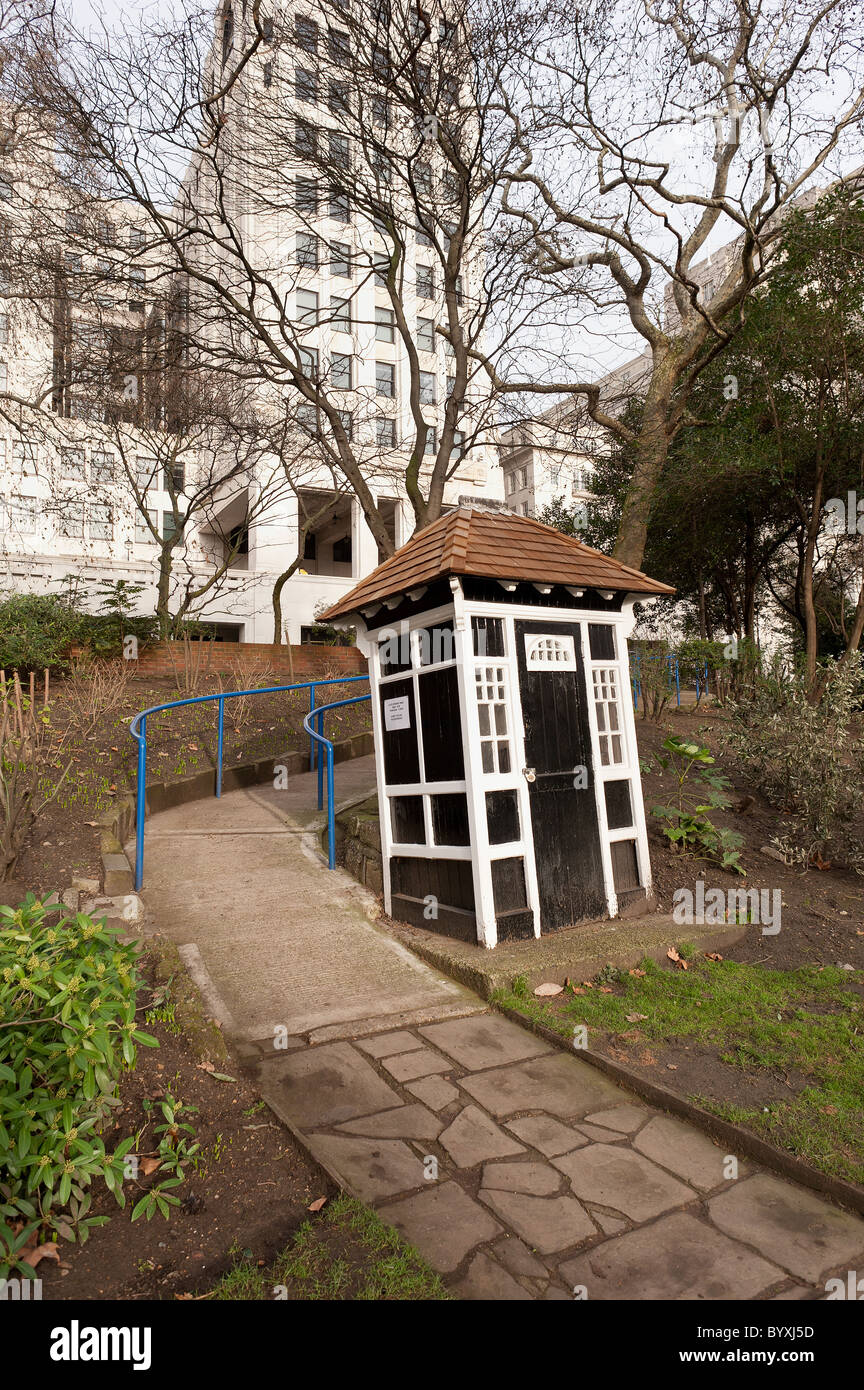 Victoria Bank Gardens Shell Mex Edexcel House Stock Photo - Alamy