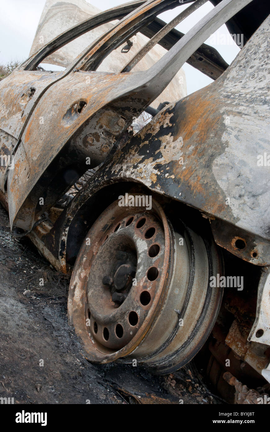 Burnt Out Vehicle Stock Photos & Burnt Out Vehicle Stock Images - Alamy