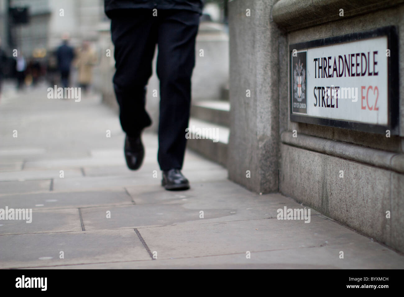 Threadneedle street road sign hi-res stock photography and images - Alamy