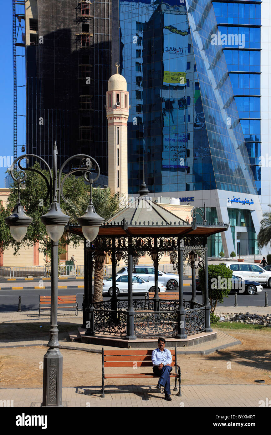 Kuwait city street hi-res stock photography and images - Alamy