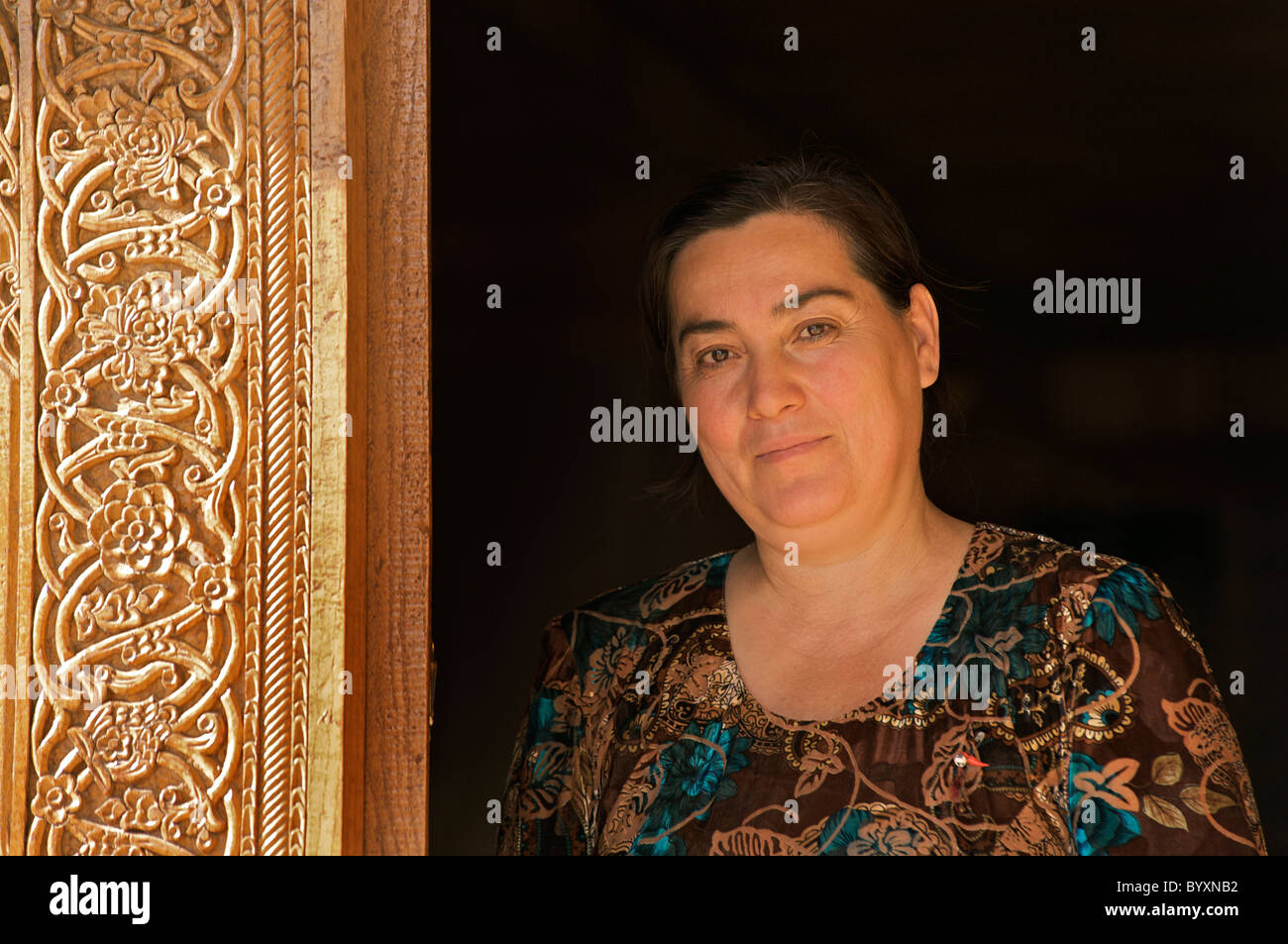 Uzbek woman portrait hi-res stock photography and images - Alamy