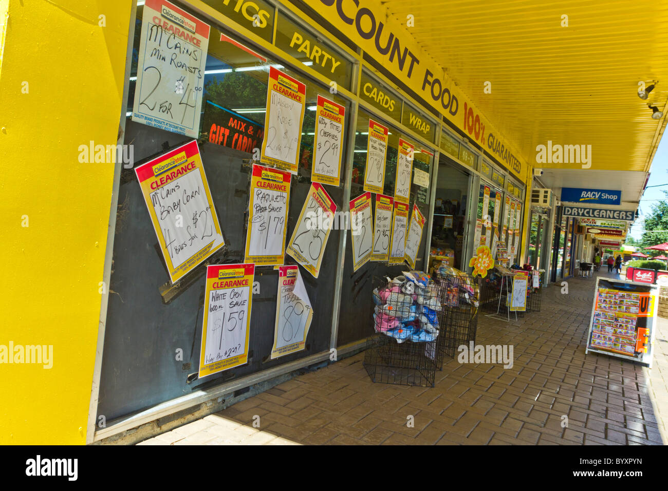 Supermarket sale signs hi-res stock photography and images - Alamy