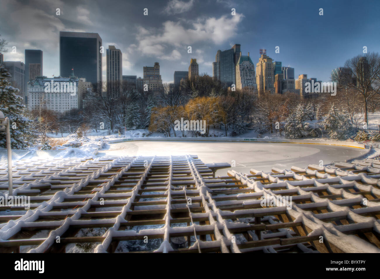 Wollman rink in central park hi-res stock photography and images - Alamy