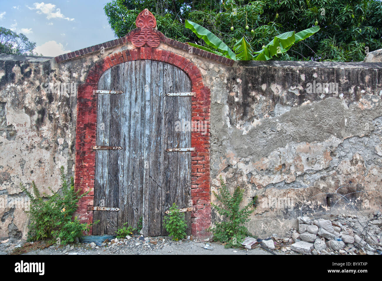 Old stone doorways hi-res stock photography and images - Alamy