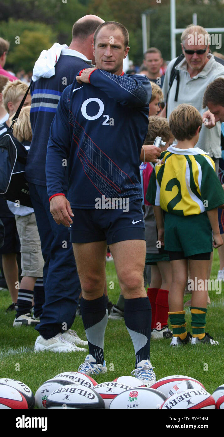Mike Catt O2 Scrum In The Park with the England rugby squad at Regents ...
