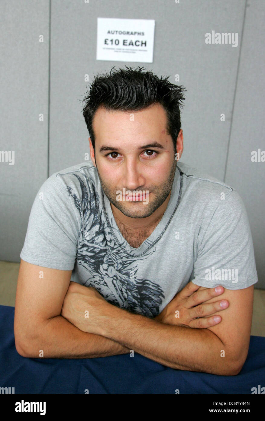 Dane Bowers FALLEN STARS RESORT TO FLOGGING AUTOGRAPHS FOR CASH Fallen ...