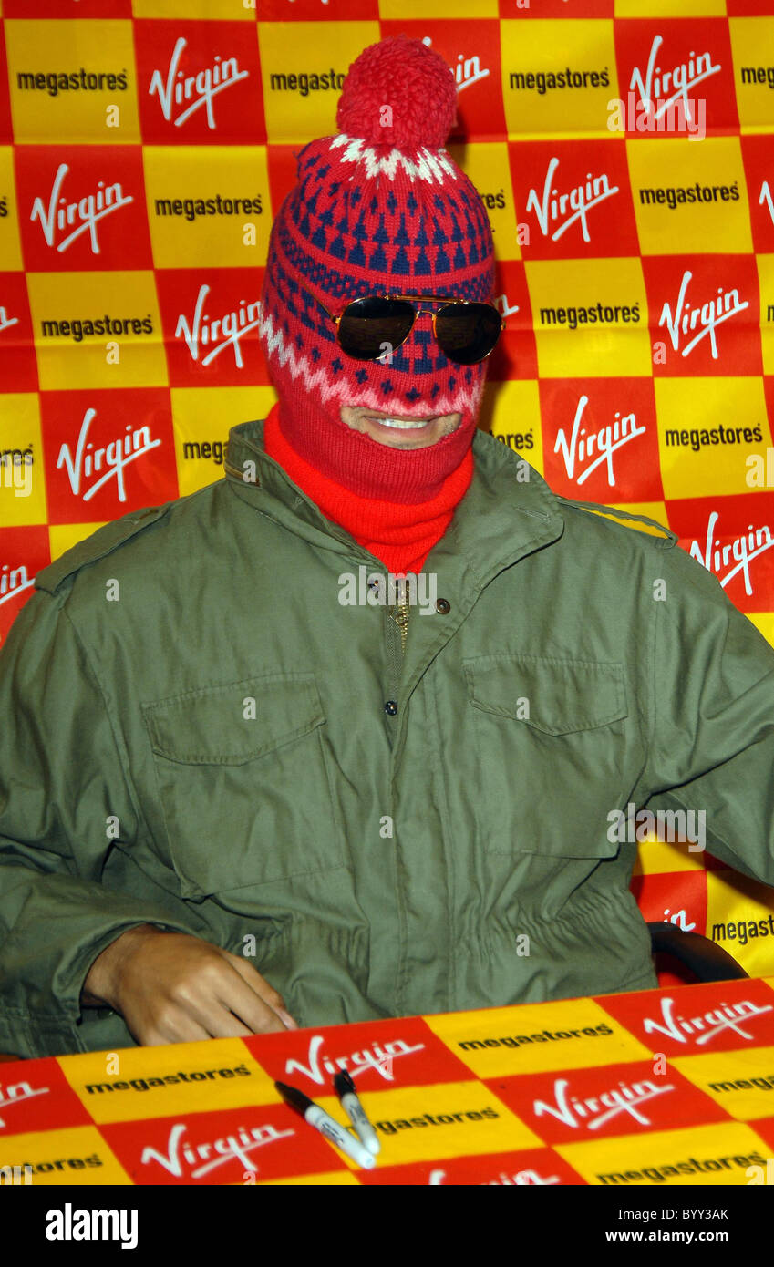 Kayvan Novak aka The Fonejacker Fonejacker - DVD signing and photocall ...