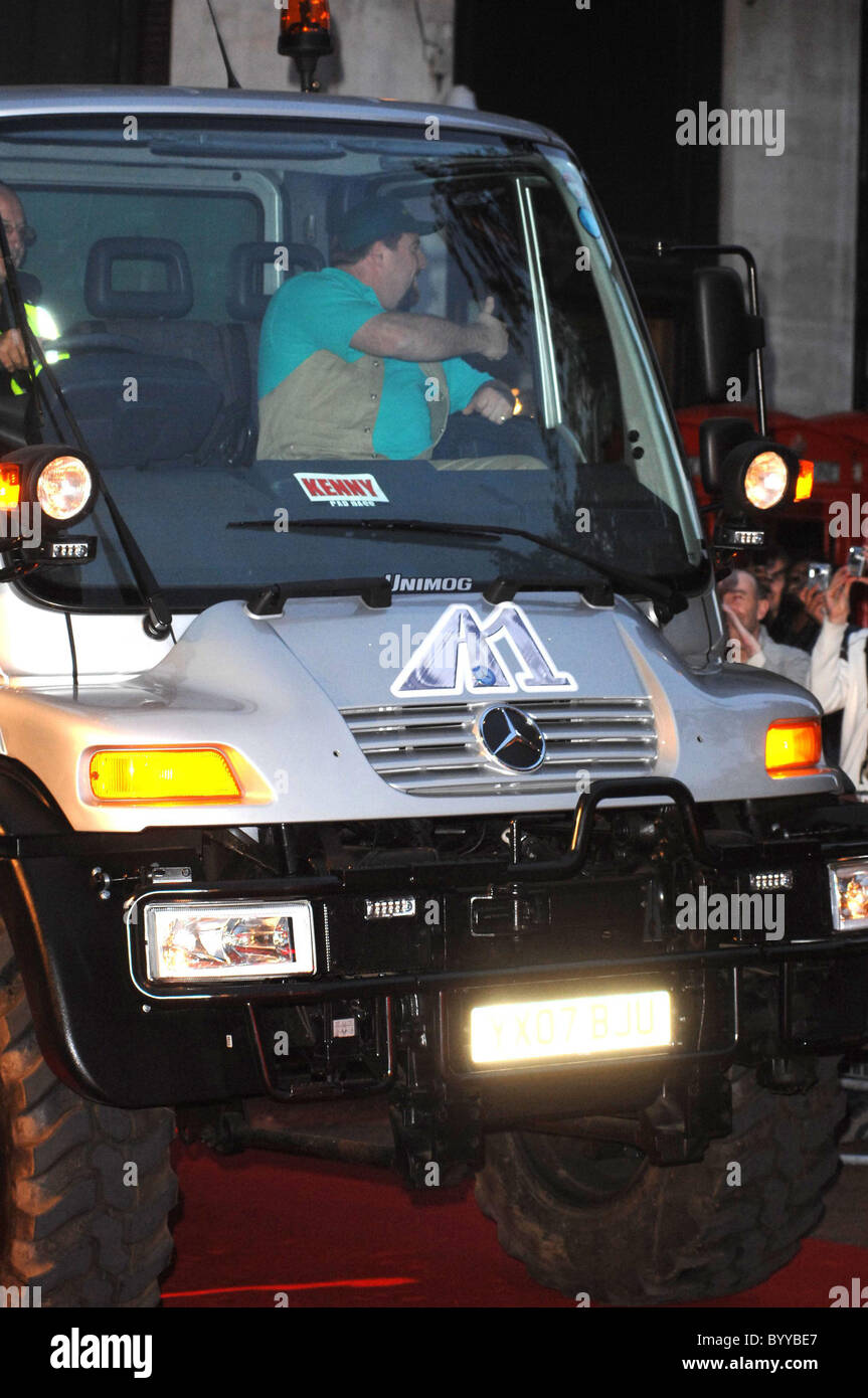 Shane Jacobson arrives in a sewage truck 'Kenny' - UK film premiere ...