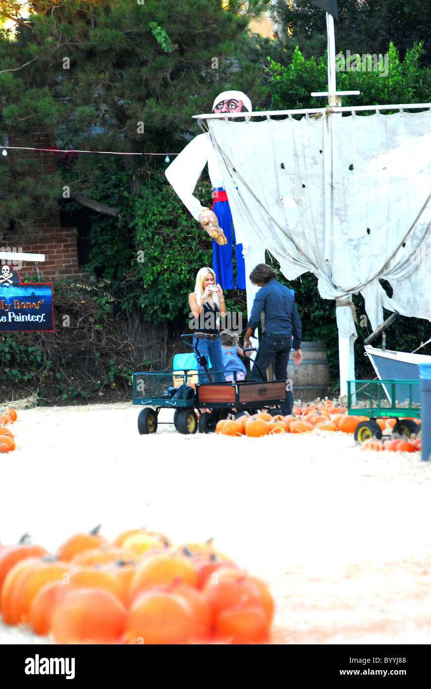 Shauna Sand with her children Alexandra, Victoria and Isabella Lorenzoa ...