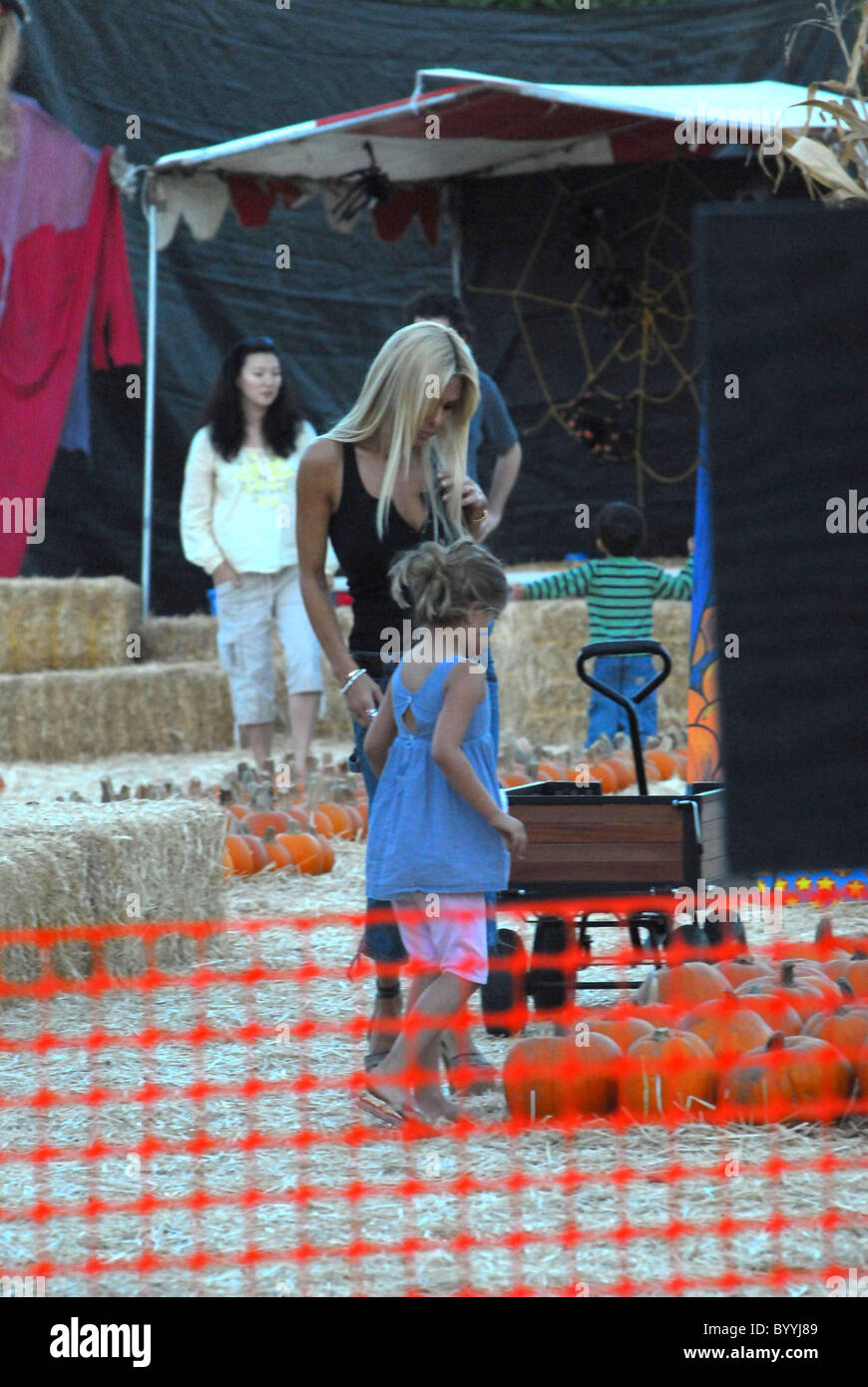 Shauna Sand with her children Alexandra, Victoria and Isabella Lorenzoa ...