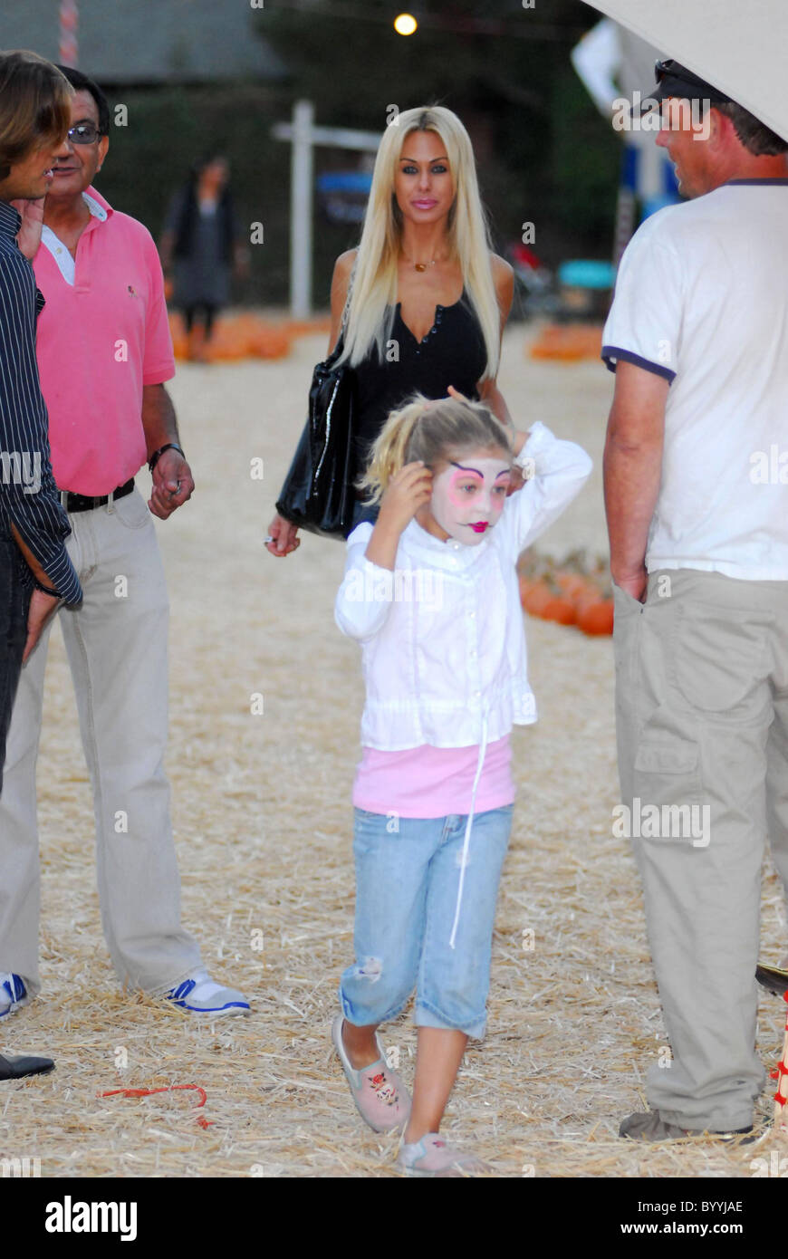 Shauna Sand with her children Alexandra, Victoria and Isabella Lorenzoa ...