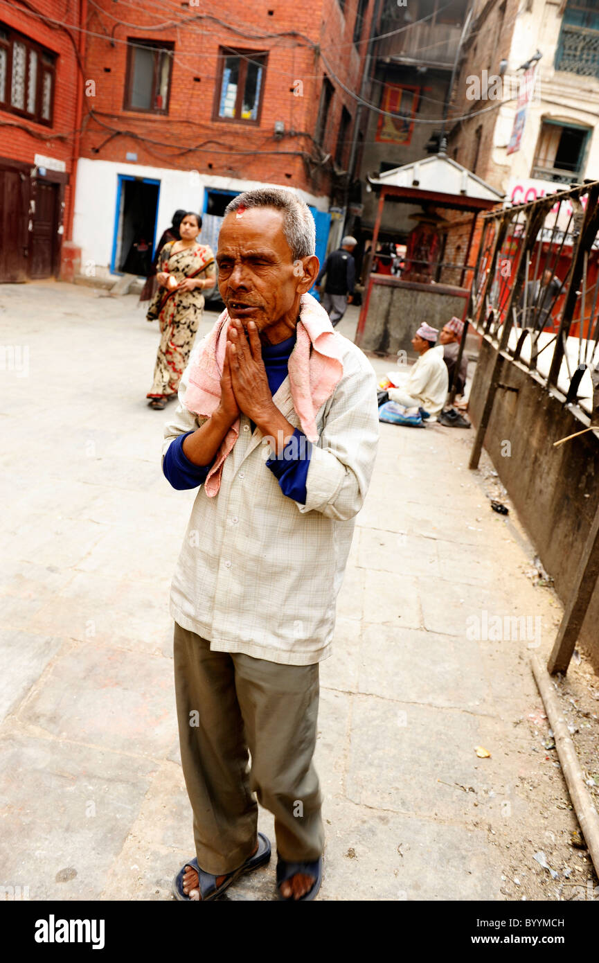 Old man begging hi-res stock photography and images - Alamy