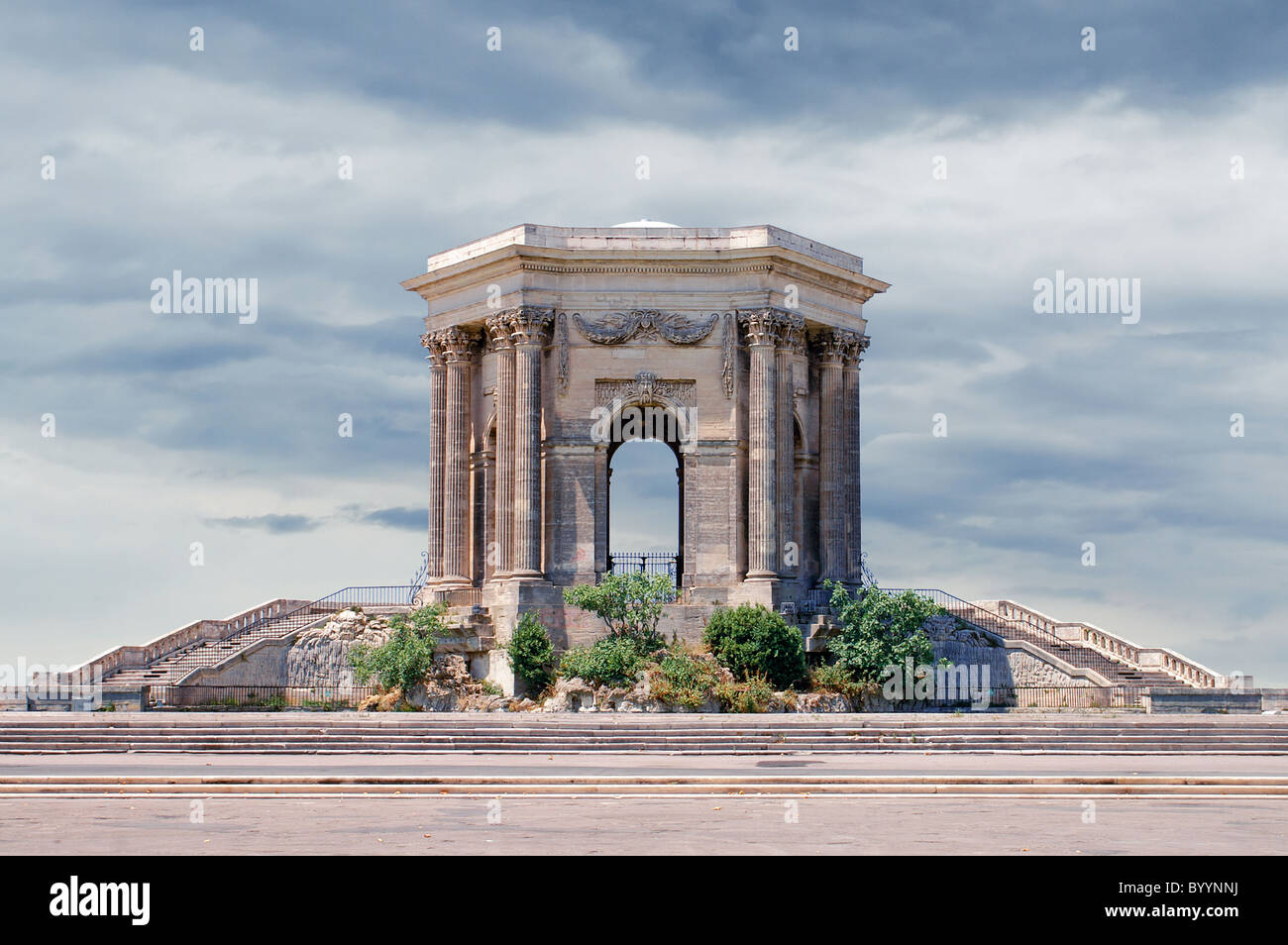 Montpellier aqueduct herault france hi-res stock photography and images ...
