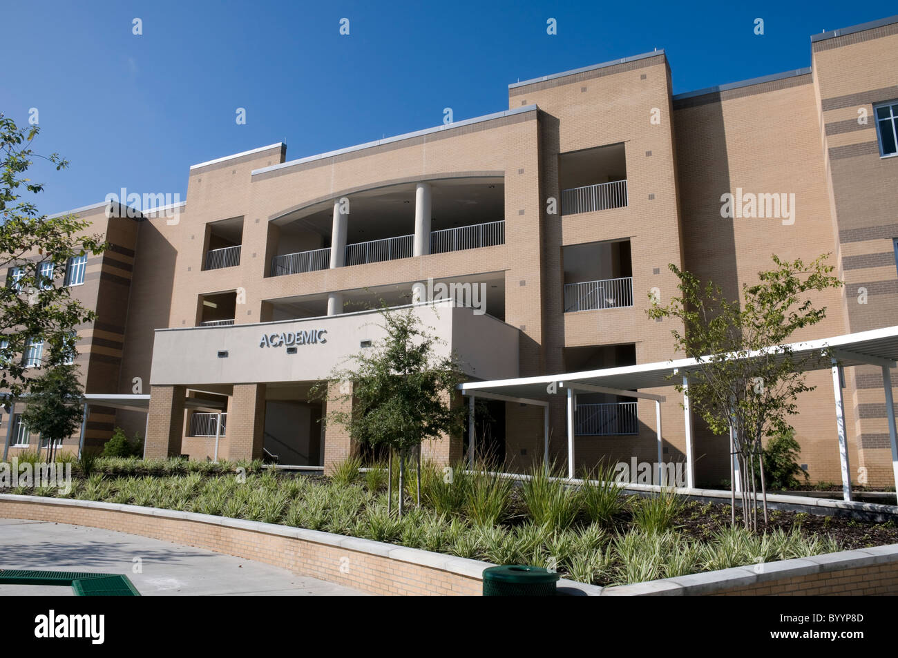 Middle School in Florida Stock Photo - Alamy