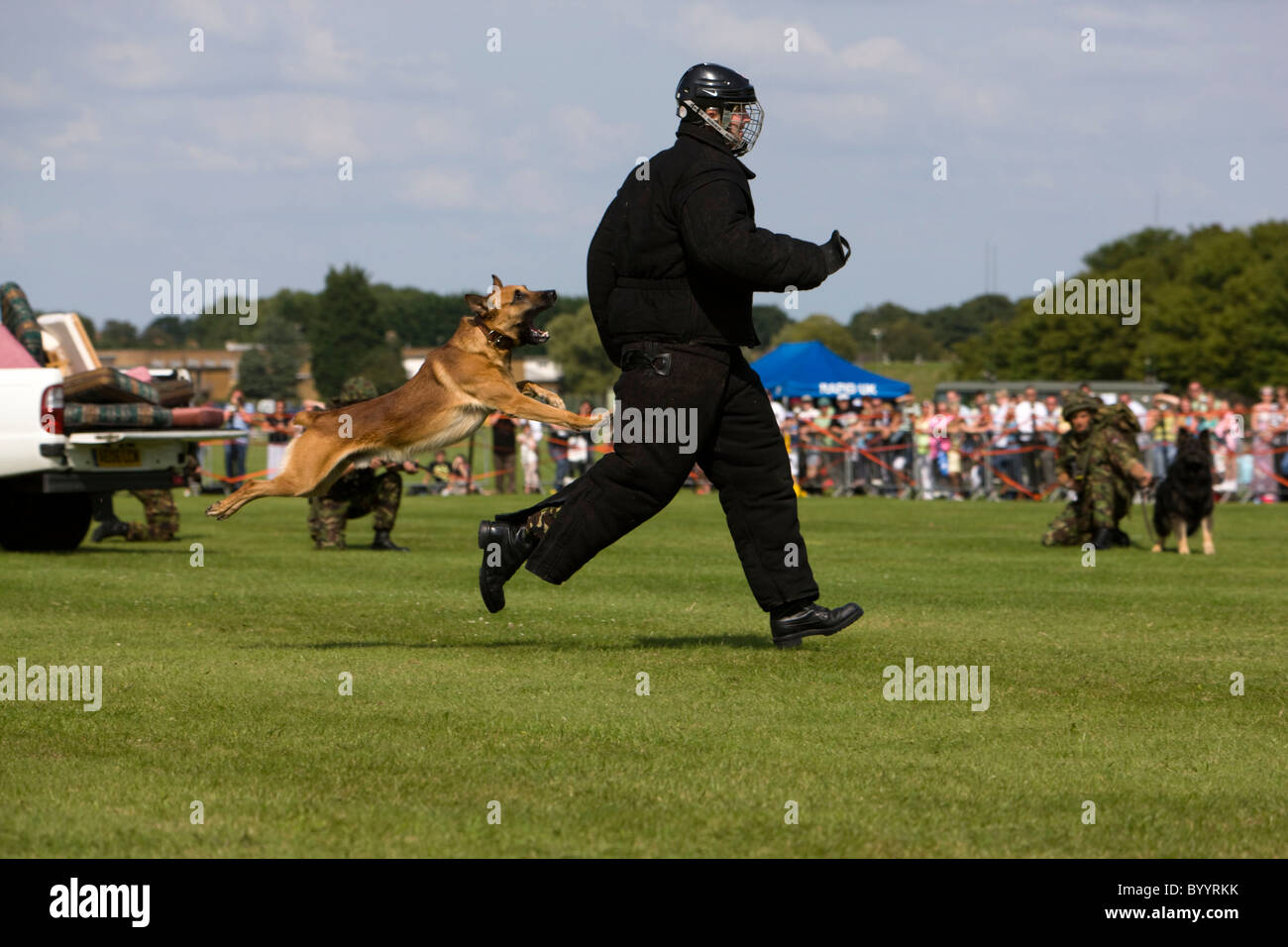 Crowd and riot control hi-res stock photography and images - Alamy