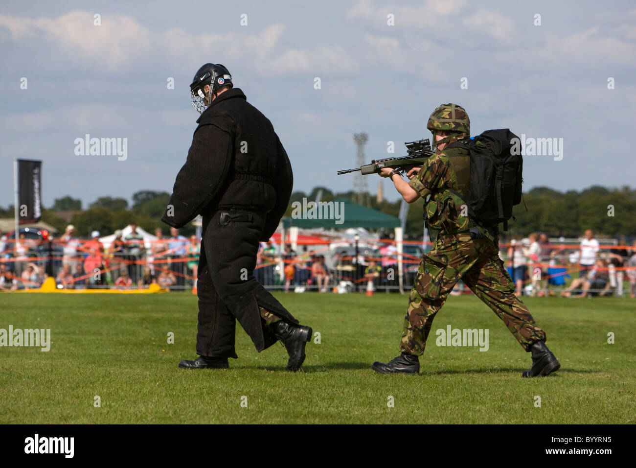 Crowd control hi-res stock photography and images - Alamy