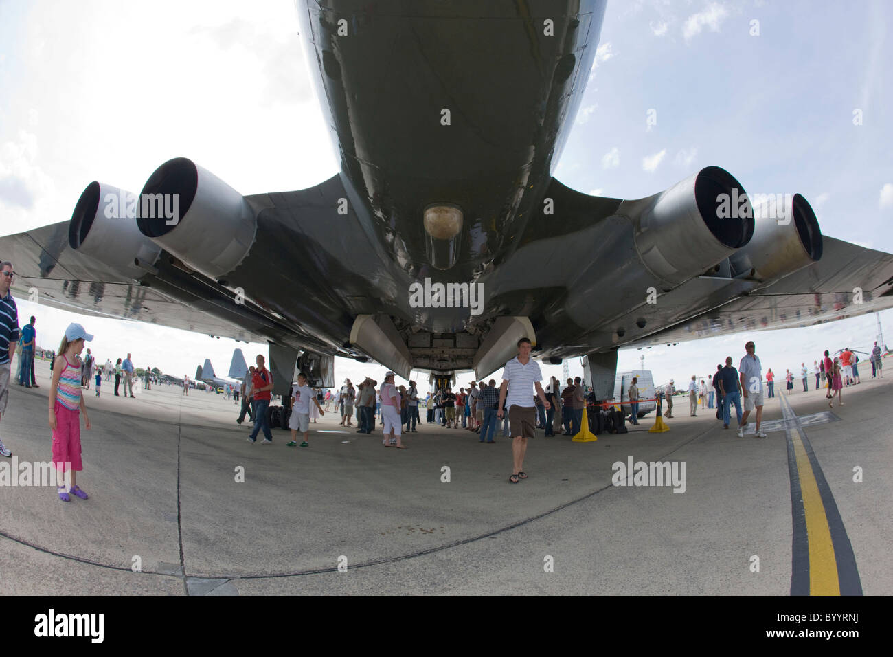 Jet engines hi-res stock photography and images - Alamy