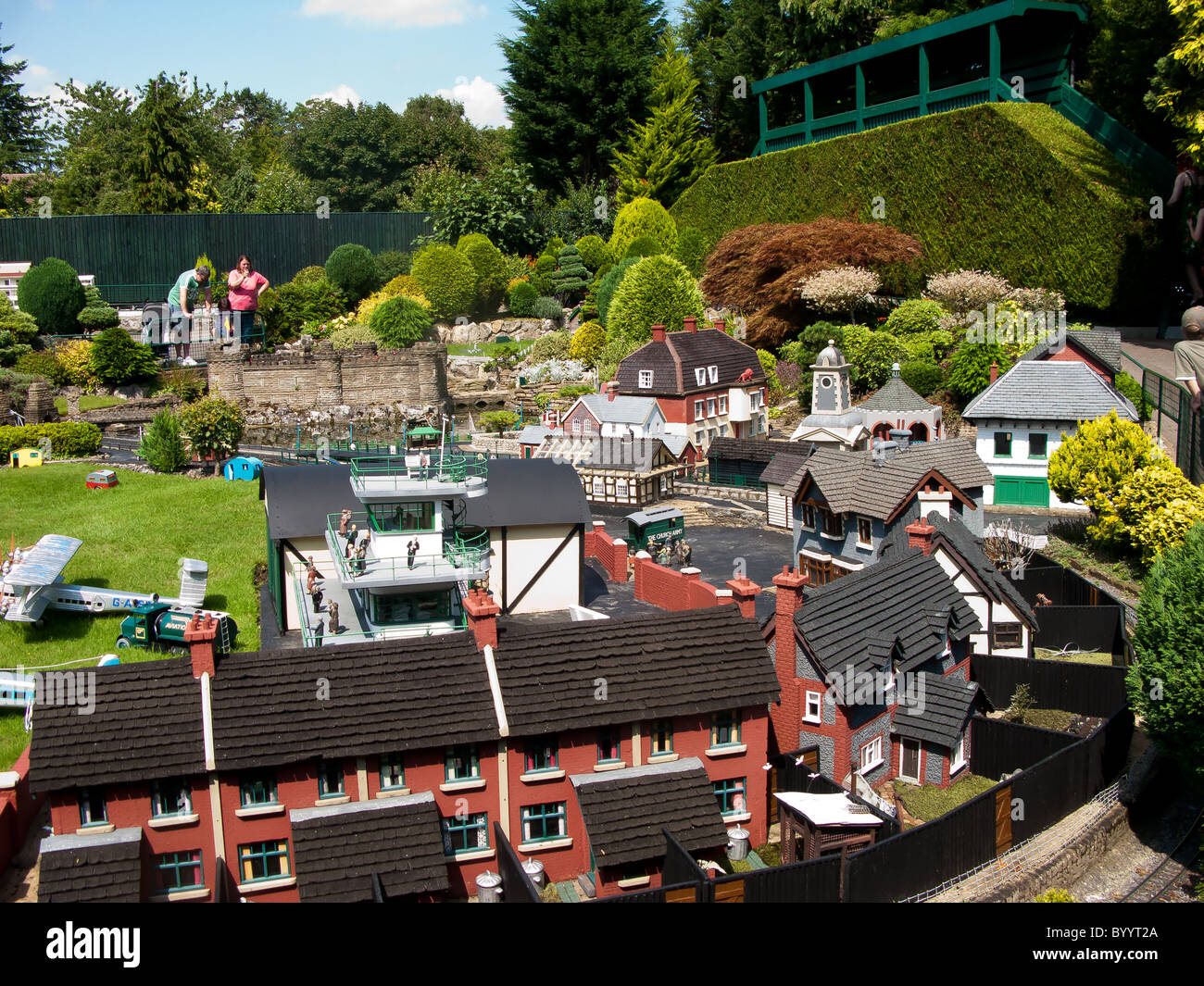 Bekonscot Model Village in miniature Beaconsfield, Buckinghamshire ...