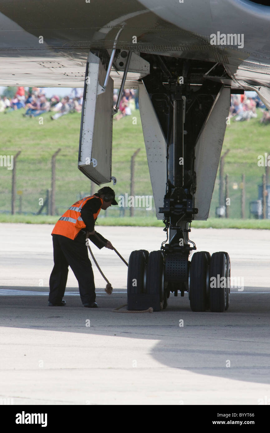 The crew of the restored vulcan bomber hi-res stock photography and ...