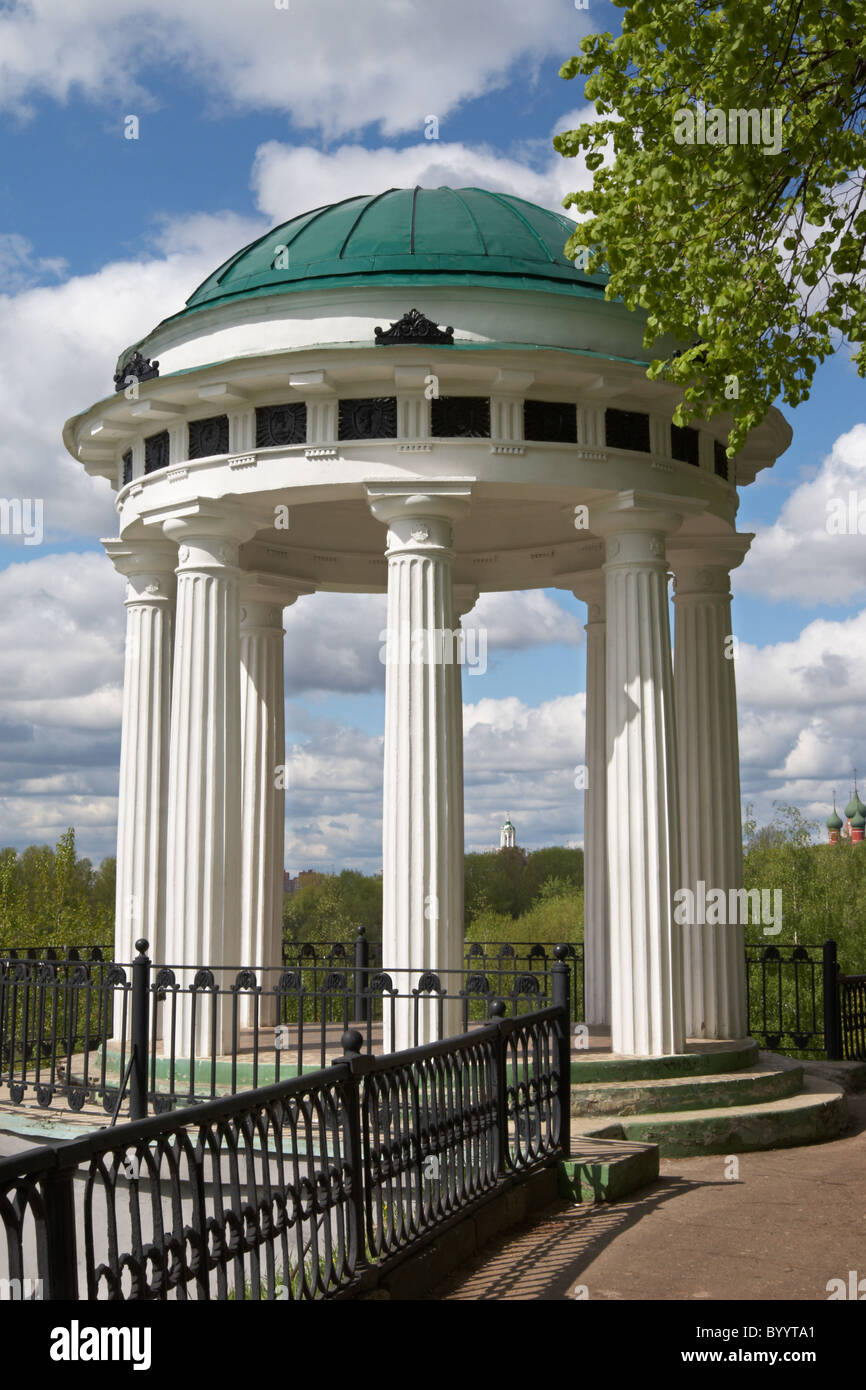 Arbor roof hi-res stock photography and images - Alamy