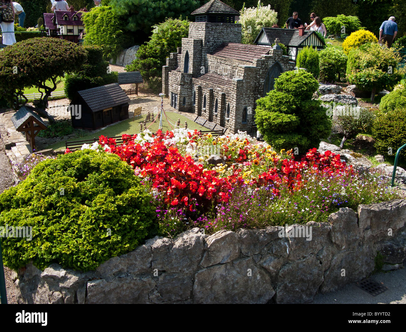 Bekonscot Model Village in miniature Beaconsfield, Buckinghamshire ...