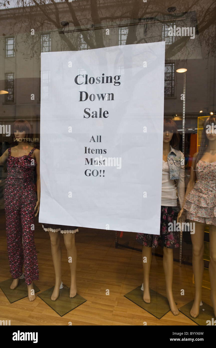 Closing down sale clothes shop hi-res stock photography and images - Alamy
