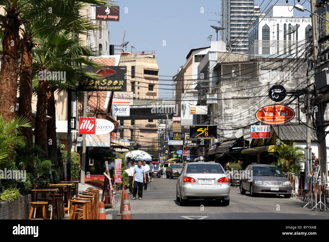 Restaurant and bar on street on Sukhumvit road , Bangkok Stock Photo ...