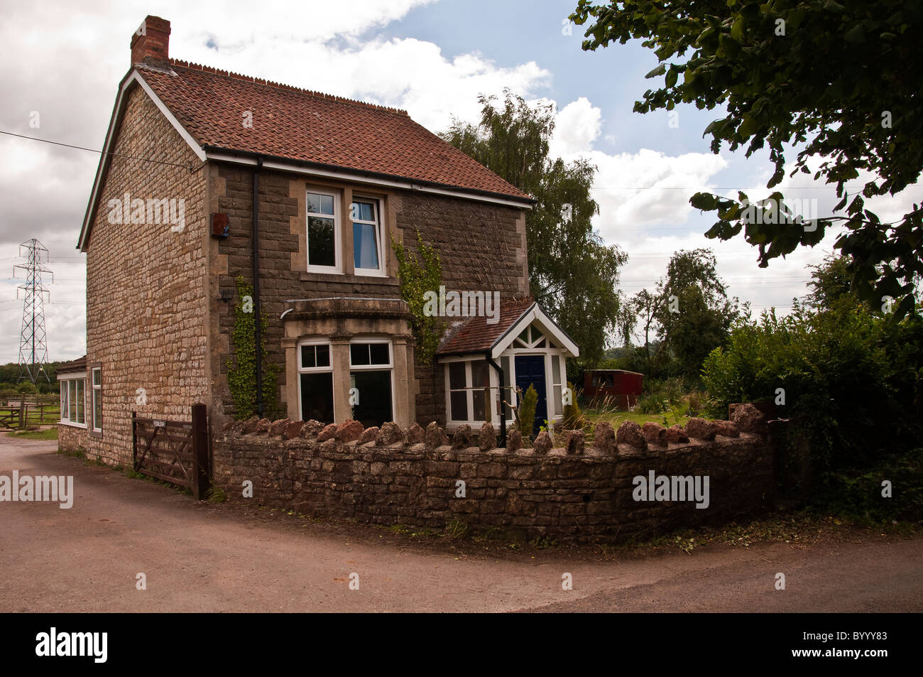 detached farm house country home stone walls countryside living Stock ...