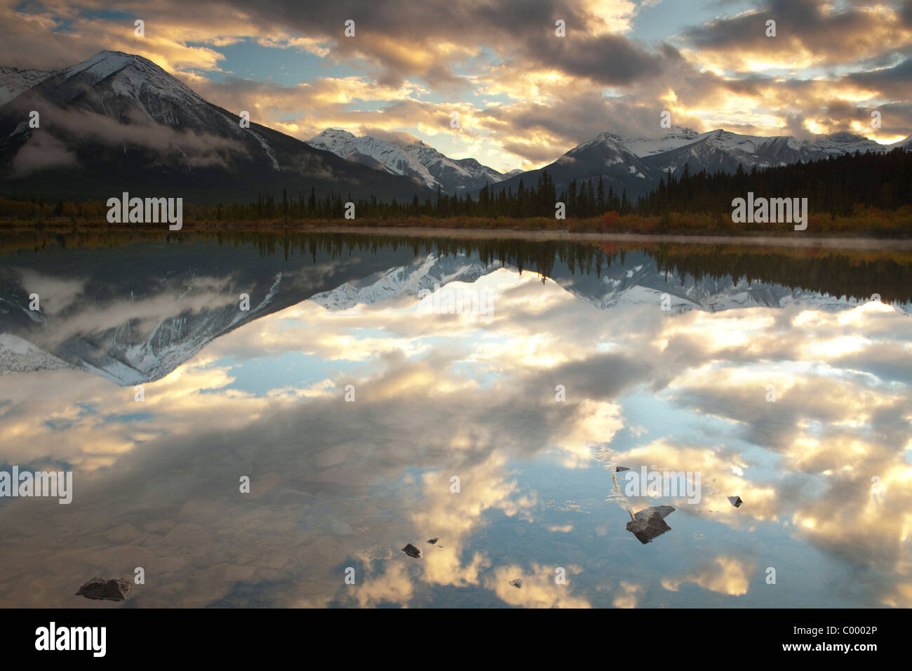 Vermillion lakes sunrise hi-res stock photography and images - Alamy