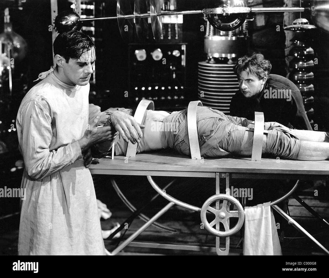 Colin clive hi-res stock photography and images - Alamy