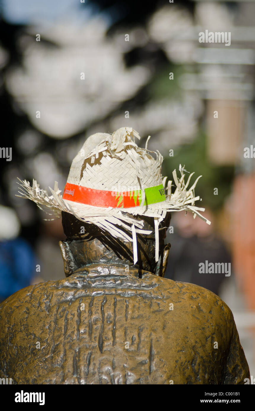 Sculpture of a hat hi-res stock photography and images - Alamy