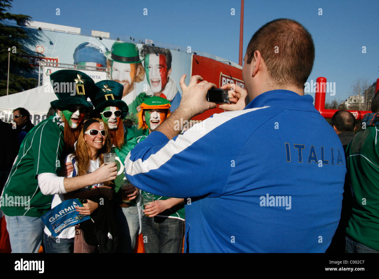 Irish fans and face paint hi-res stock photography and images - Alamy