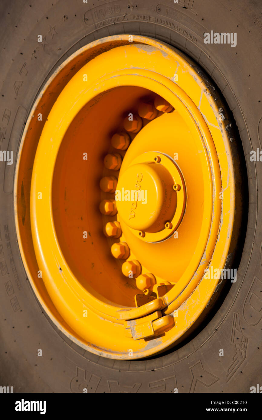 Loader tyre hi-res stock photography and images - Alamy