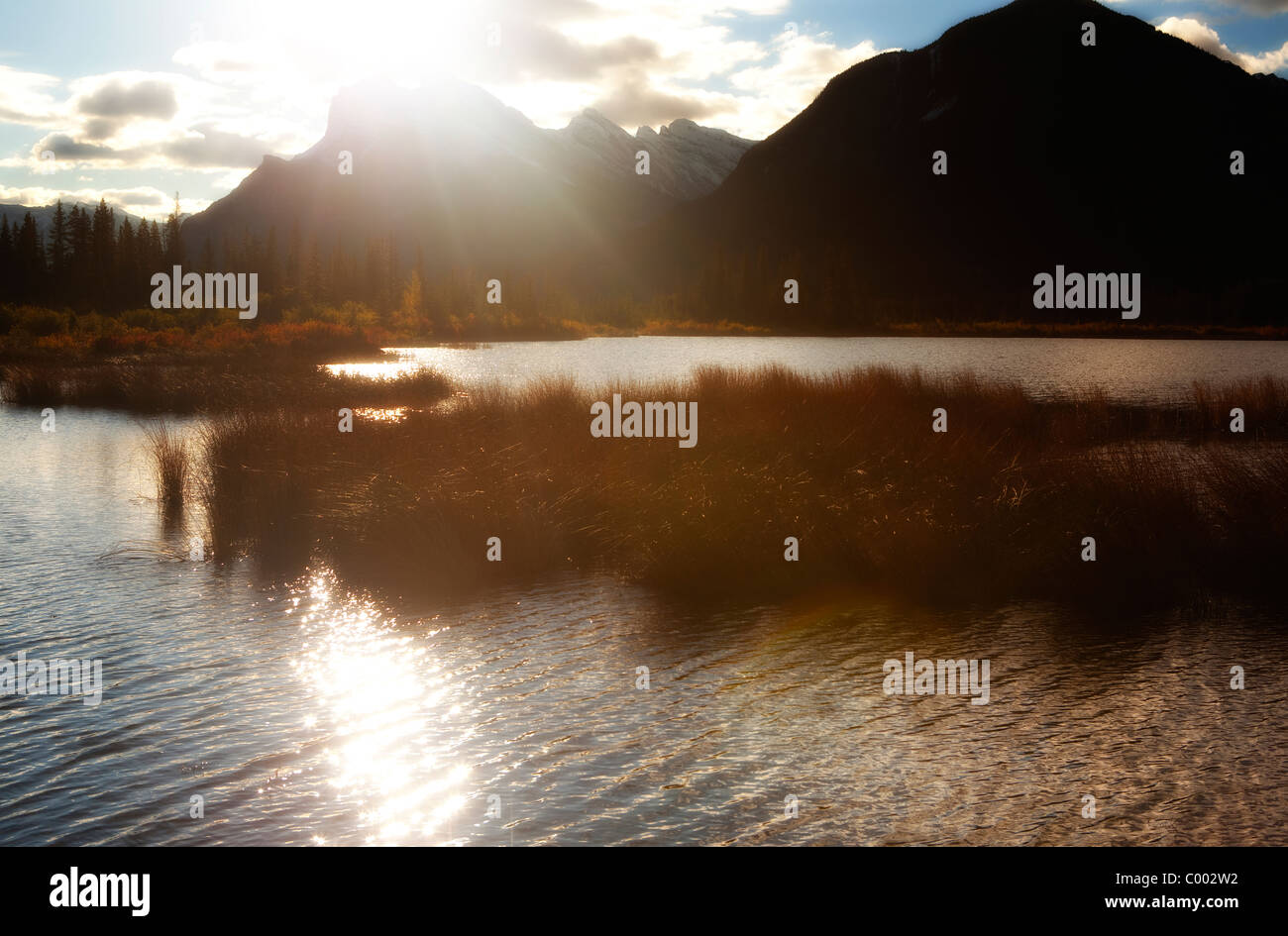 Mountain Range Reflected on Still Lake, Sunrise at Vermillion Lakes ...
