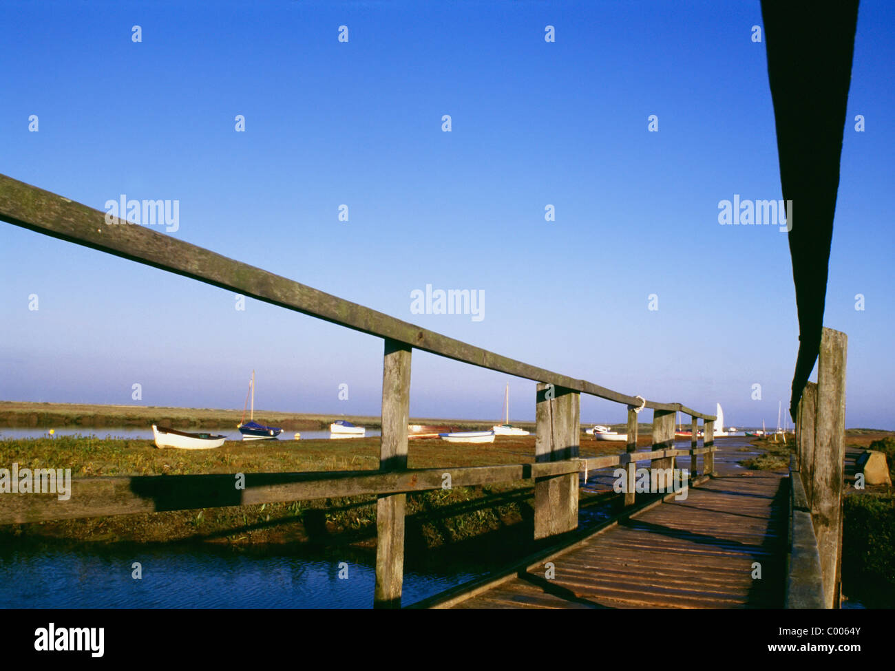 English wooden bridge hi-res stock photography and images - Alamy