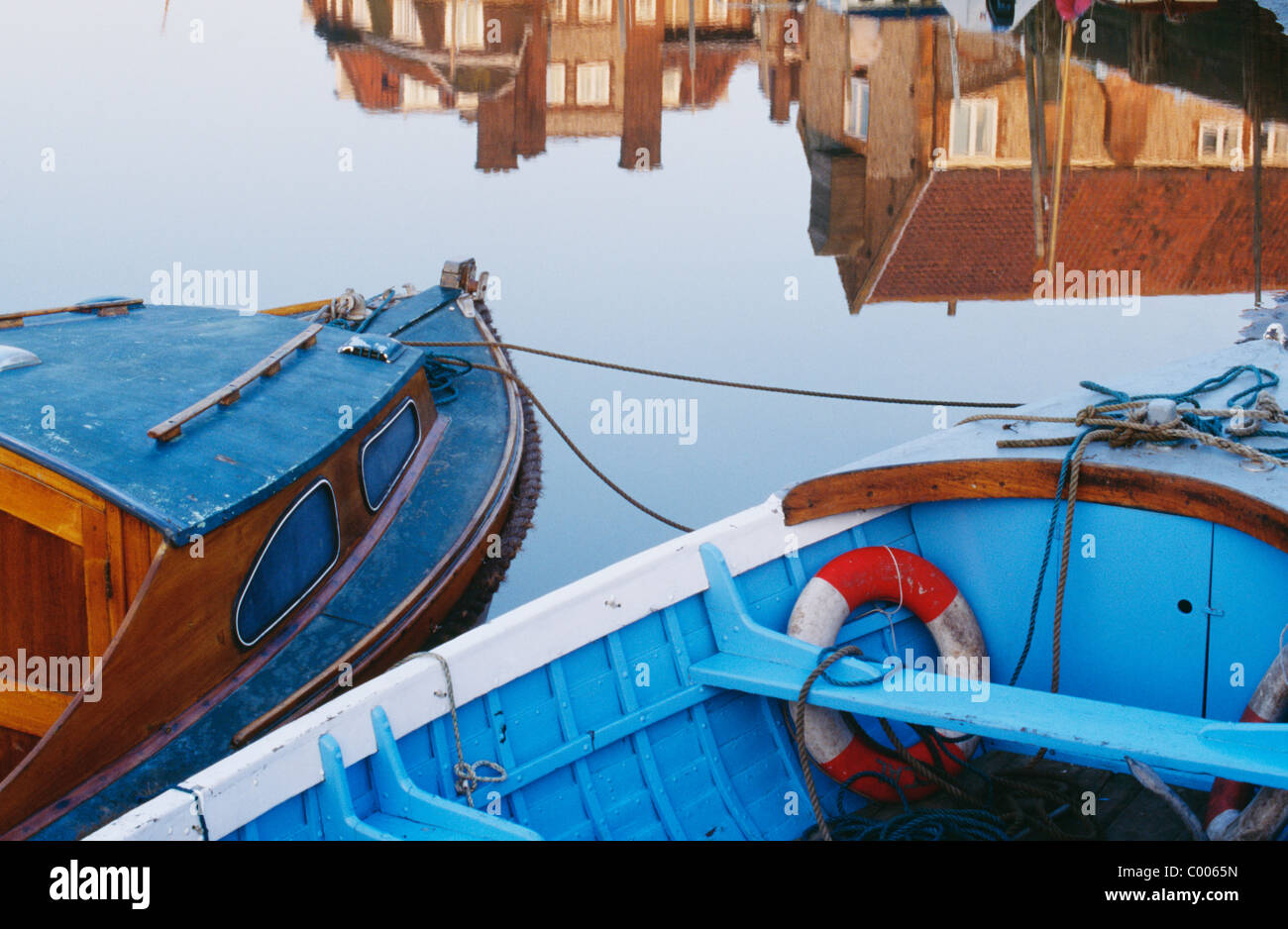 View houses fishing boats hi-res stock photography and images - Alamy