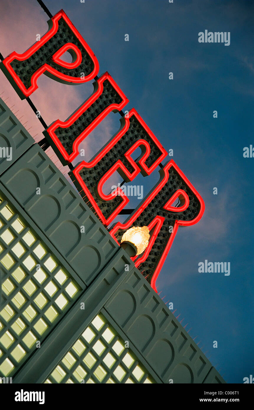 Brighton pier sign lit hi-res stock photography and images - Alamy