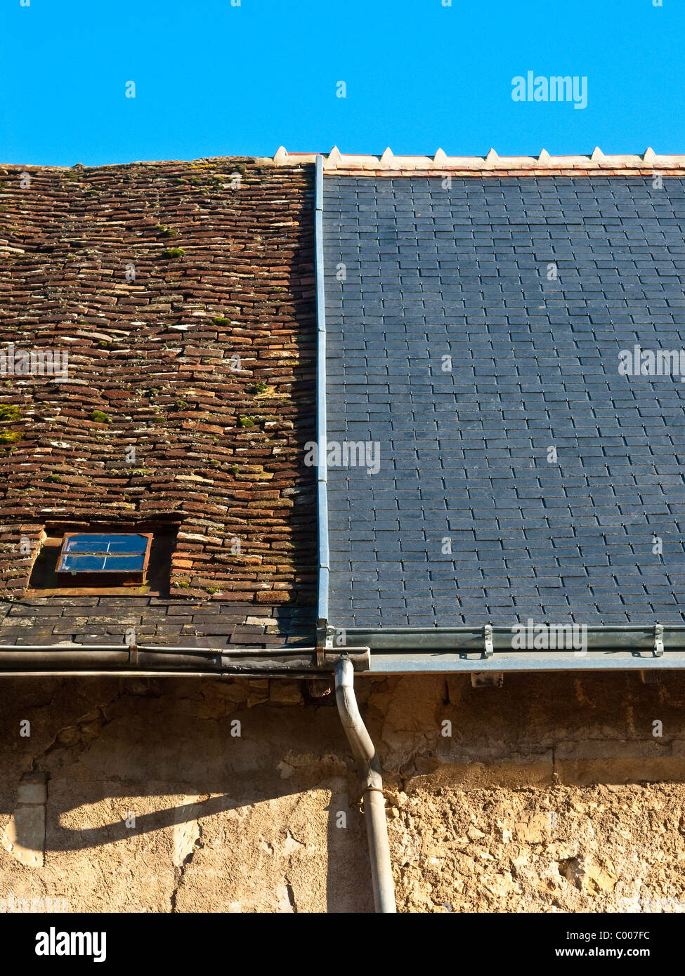 Undulating roof hi-res stock photography and images - Alamy