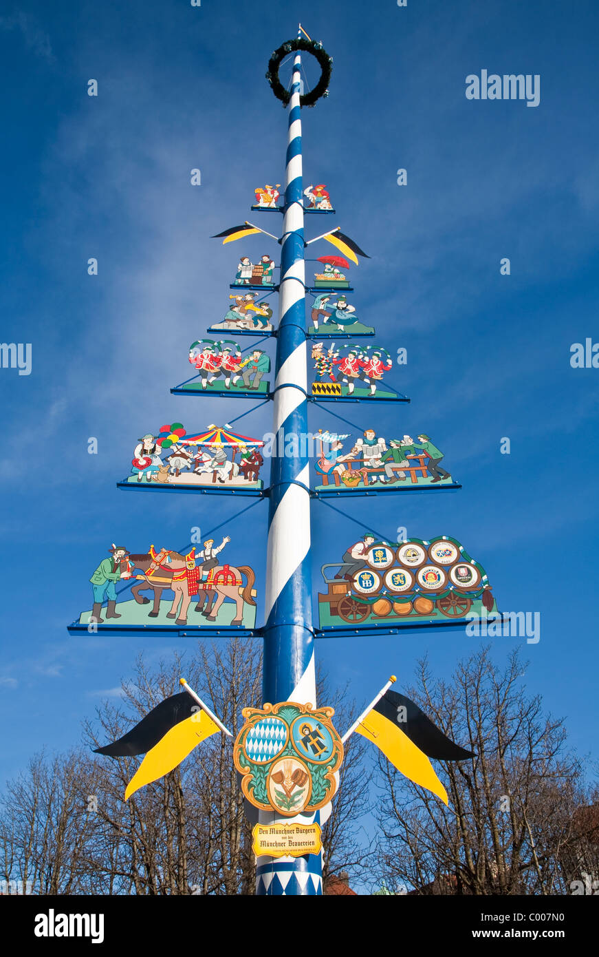 May pole hi-res stock photography and images - Alamy