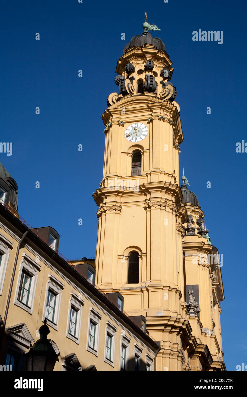 Odeonsplatz hi-res stock photography and images - Alamy