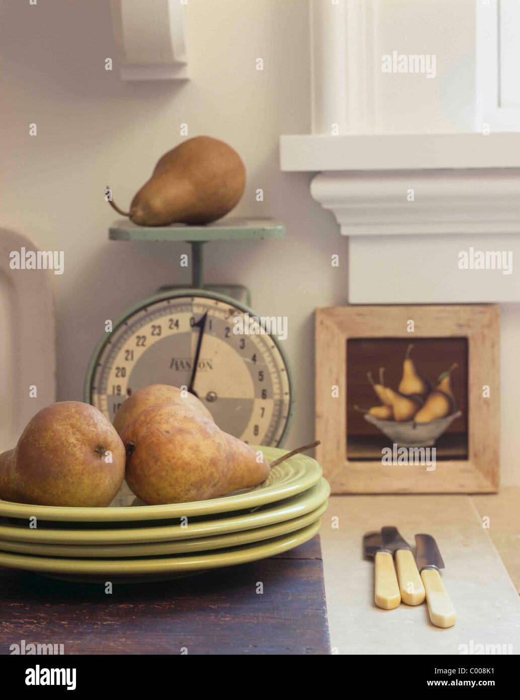 Pear scale hi-res stock photography and images - Alamy