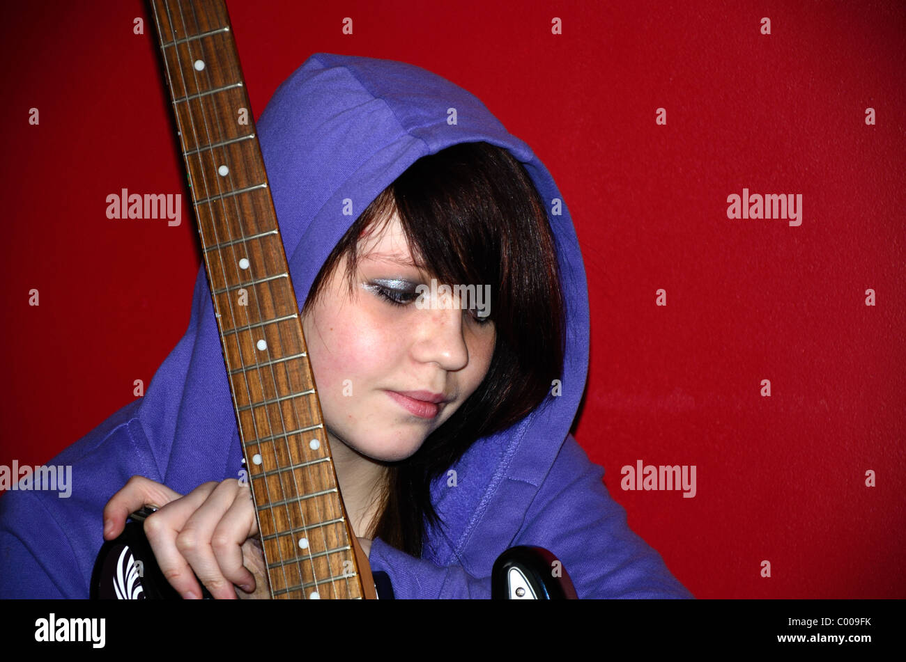 Rock guitar girl High Resolution Stock Photography and Images - Alamy