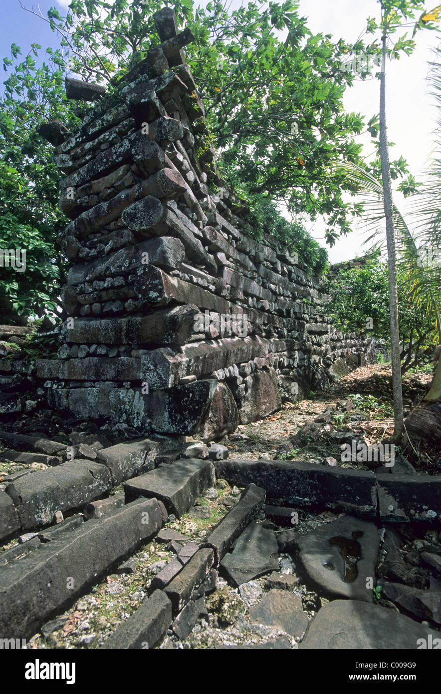 Nan madol ruins hi-res stock photography and images - Alamy