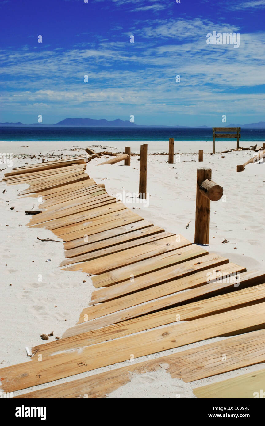 Slanted bridge hi-res stock photography and images - Alamy