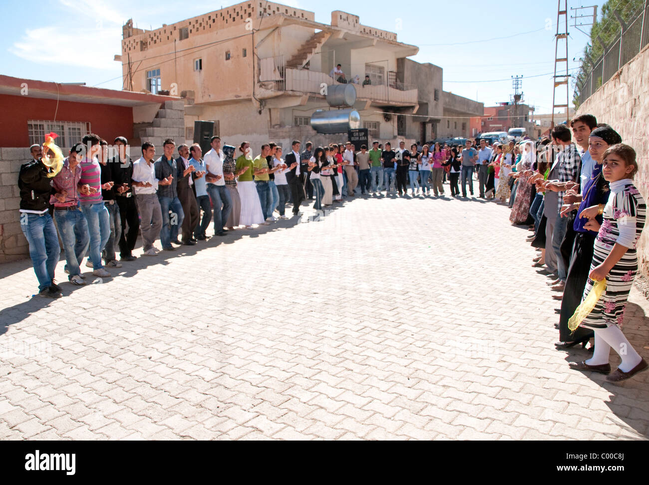 Wedding dance in kurdistan hi-res stock photography and images - Alamy