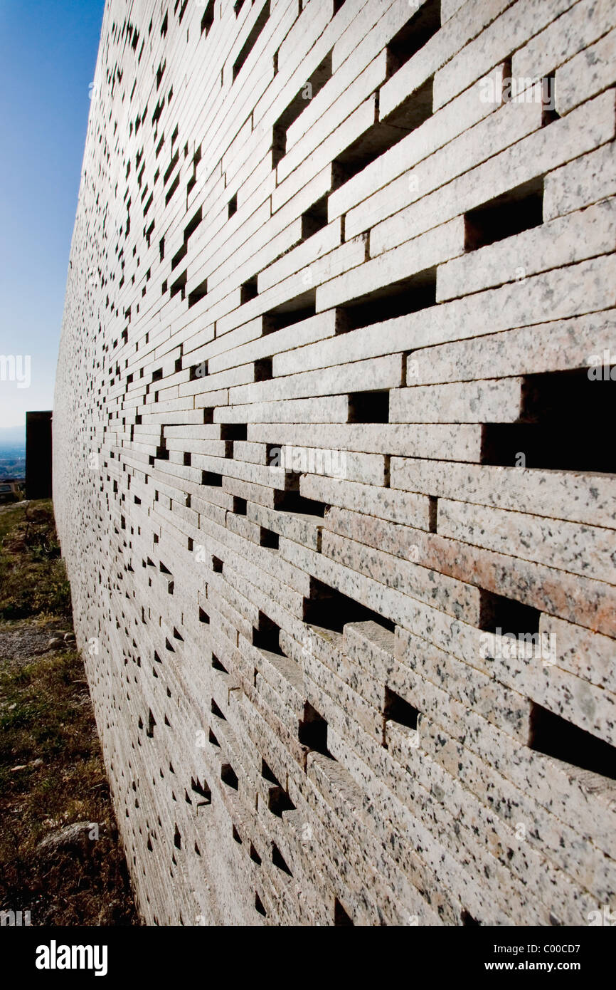 Modern wall hi-res stock photography and images - Alamy