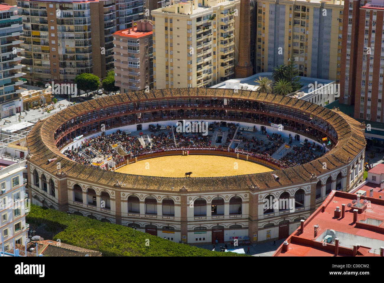 Sports venue large group of people hi-res stock photography and images ...