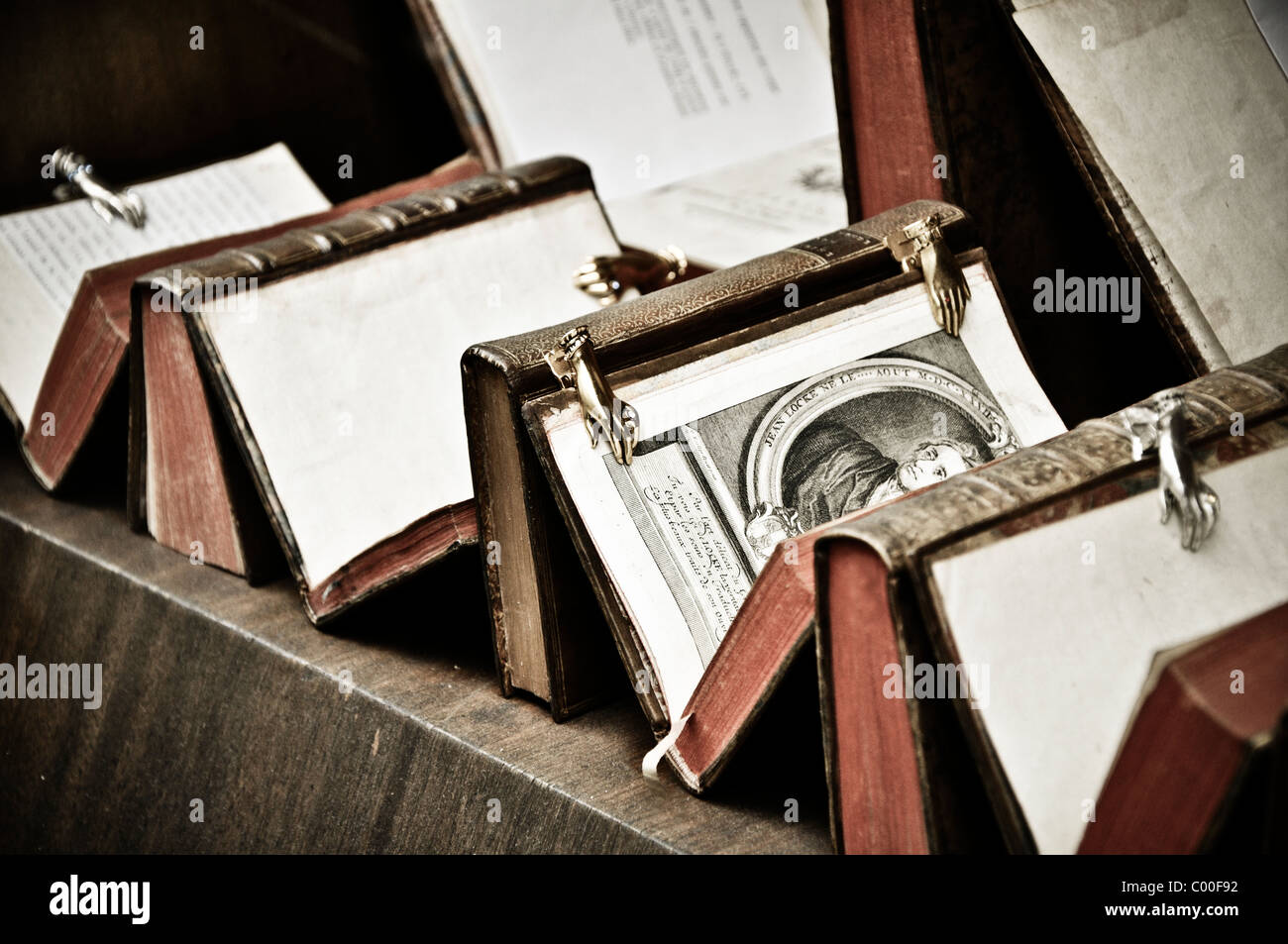 Antique book store, Paris, France Stock Photo - Alamy