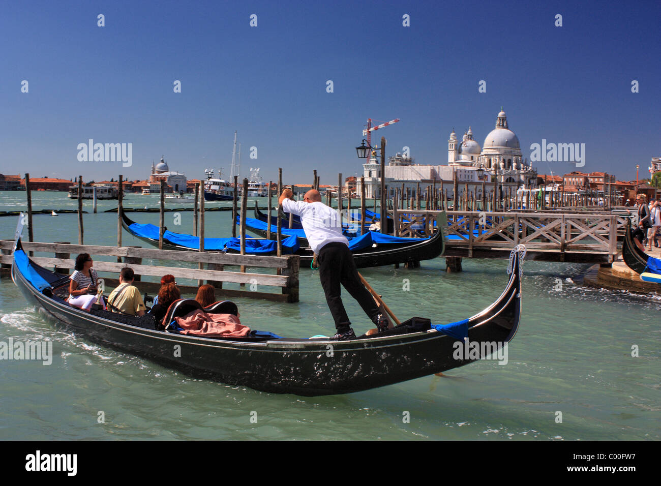 Gondela gondelas hi-res stock photography and images - Alamy