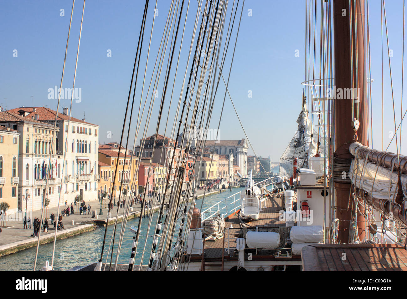 Tall sailing ship brig hi-res stock photography and images - Alamy